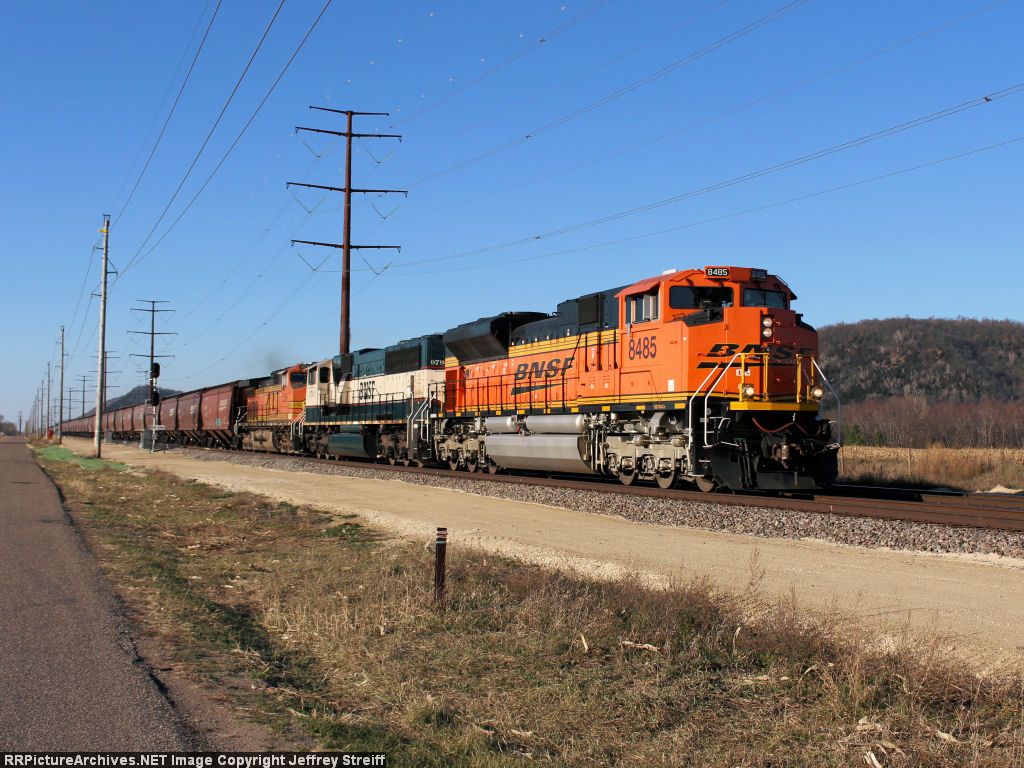 BNSF 8485